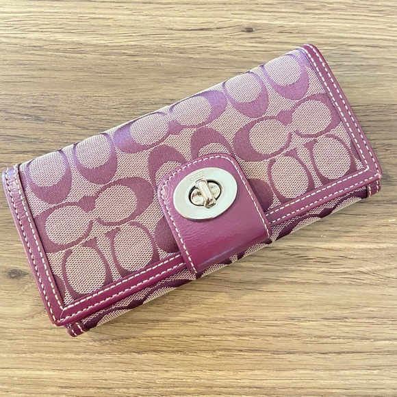 Coach | Bags | Coach Signature Bifold Turn Lock Wallet | Poshmark